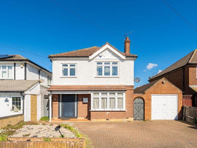Kenilworth Road, Ashford TW15, 4 bed detached house to rent, £3,000 pcm | PrimeLocation