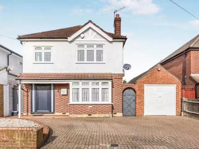 Kenilworth Road, Ashford, Surrey, TW15 3EP