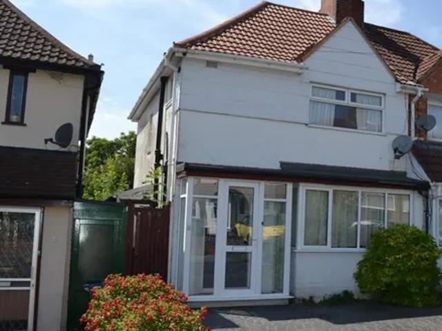 Kenilworth Road, Warley Salop, B68 0ND, United Kingdom | 3 bed duplex for rent #135187000 | Rentberry