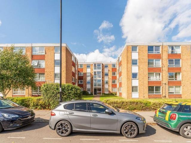 Kenley House, East Croydon, Croydon, CR0 2 bed flat to rent £1,900 pcm £438 pw