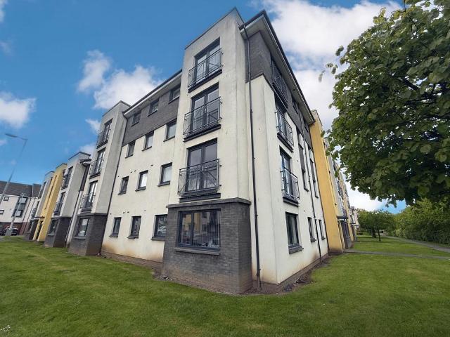 Kenley Road, Renfrew 2 bed flat to rent £1,050 pcm £242 pw