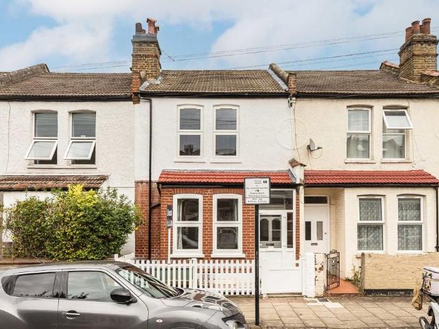 Kenlor Road, London SW17 3 bed house to rent £2,900 pcm £669 pw