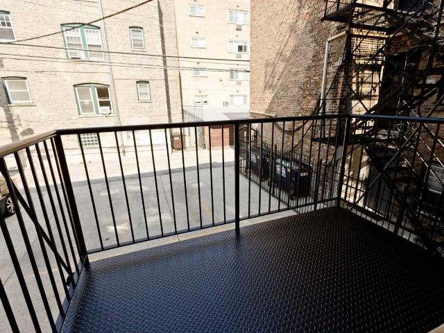 Kenmore Prairie 2 Bedroom Apartment for Rent at 5510 N Kenmore Ave, Chicago, IL 60640 Edgewater