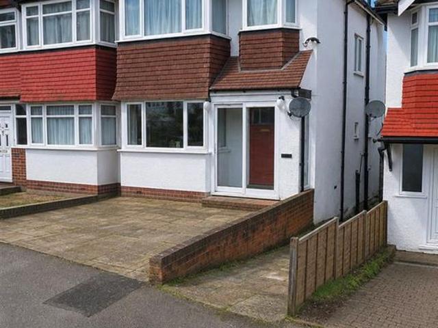 Kenmore Road, Kenley CR8, 6 bed property to rent, £2,900 pcm | PrimeLocation