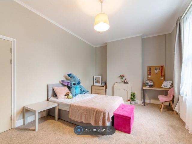 Kenmure Place, Preston PR1, 4 bed terraced house to rent, £2,000 pcm | PrimeLocation