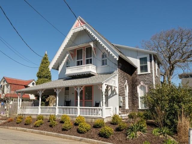 Kennebec Ave, Oak Bluffs, Home For Sale