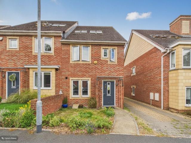 Kennedy Avenue, High Wycombe, Buckinghamshire HP11, 4 bed semi detached house to rent, £2,600 pcm | PrimeLocation