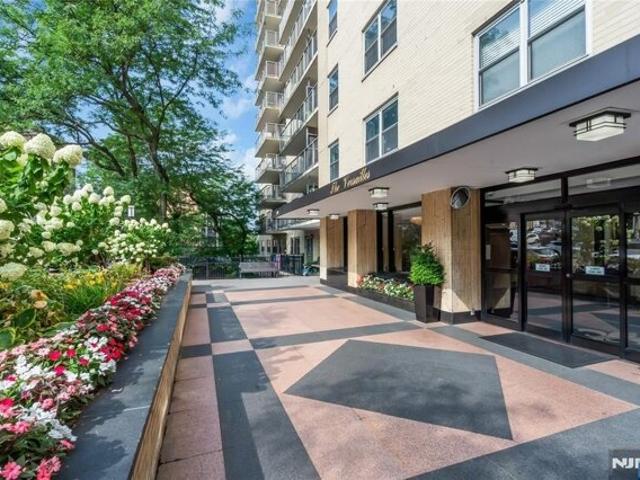 Kennedy Blvd E Apt E, West New York, Property For Sale