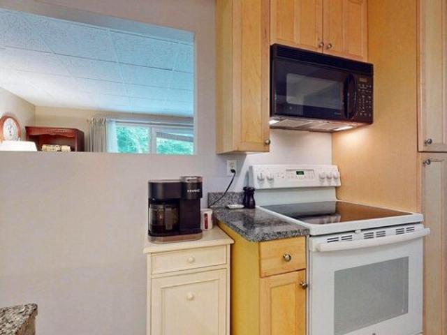 Kennedy Dr Apt,south Burlington, Condo For Sale