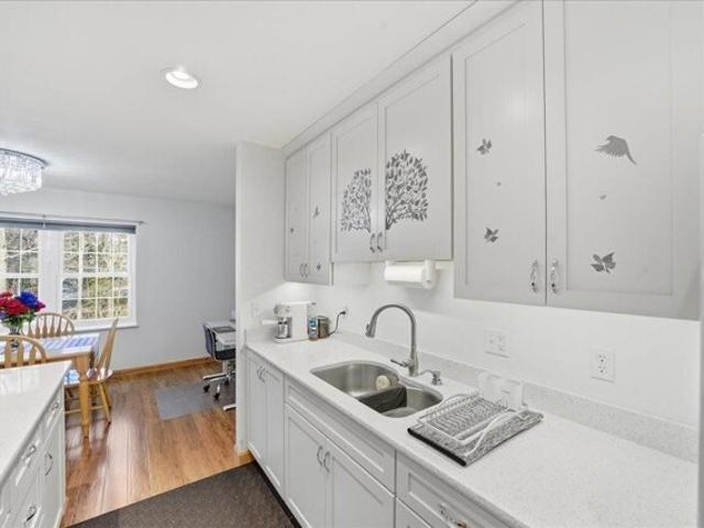 Kennedy Dr Apt,south Burlington, Condo For Sale