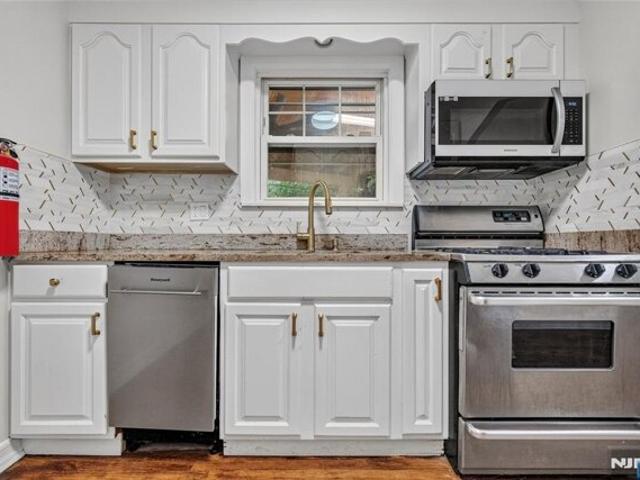 Kennedy Dr, Fairview, Home For Sale