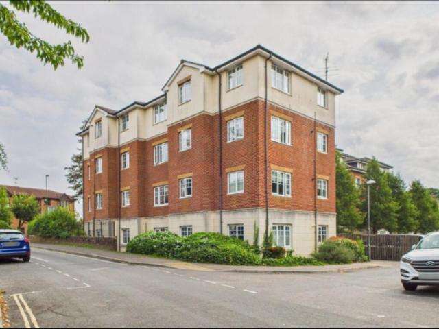 Kennedy Road, Horsham RH13, 2 bed flat to rent, £1,525 pcm | PrimeLocation