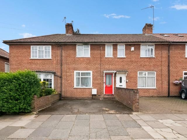 Kennedy Road, Hanwell W7, 3 bed terraced house to rent, £2,300 pcm | PrimeLocation