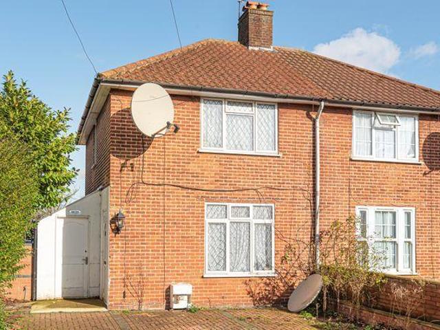 Kennedy Road, London Studio to rent £1,045 pcm £241 pw