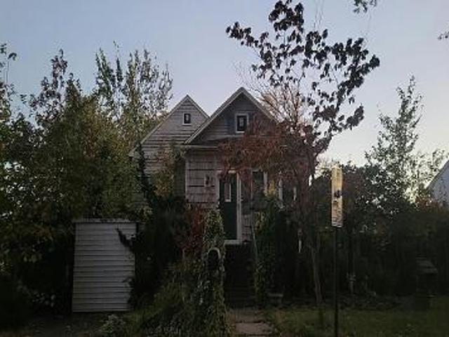 Kennedy St