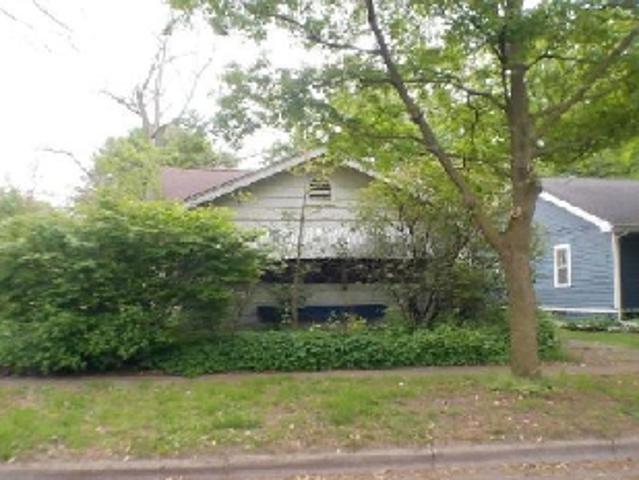 Kennedy St
