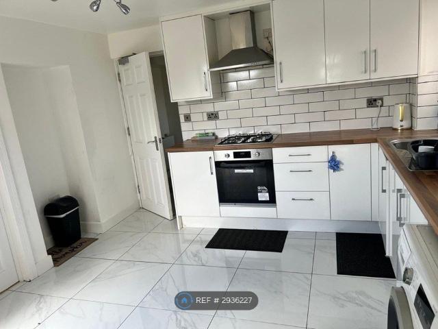 Kennet Close, Bicester OX26, 5 bed end terrace house to rent, £990 pcm | PrimeLocation