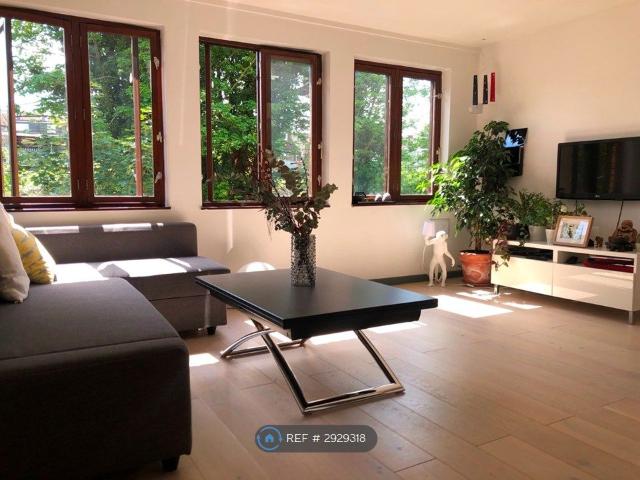 Kennet Close, London SW11, 1 bed flat to rent, £2,200 pcm | PrimeLocation