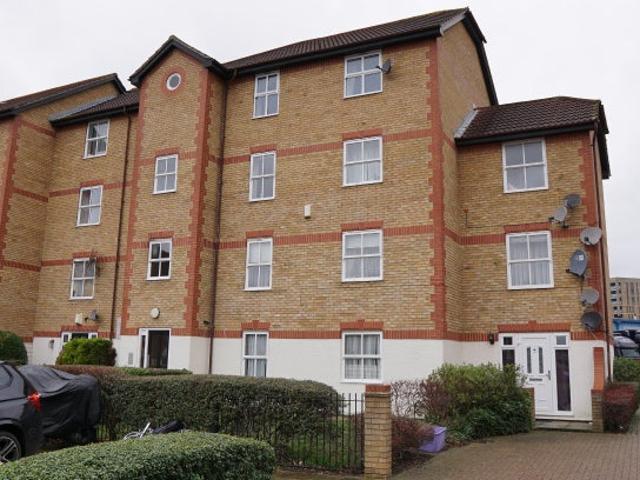 Kennet Square, Mitcham, CR4