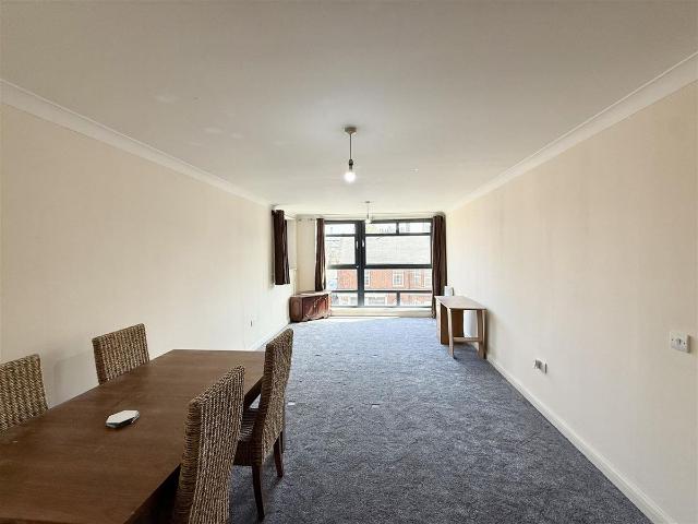 Kennet Street, Reading RG1, 1 bed flat to rent, £1,150 pcm | PrimeLocation