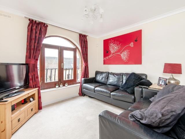 Kennet Street, Wapping E1W, 2 bed terraced house to rent, £2,100 pcm | PrimeLocation