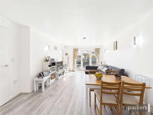 Kennet Walk, Reading, Berkshire, RG1