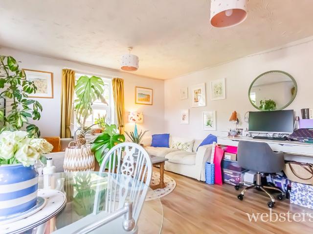 Kenneth Mckee Plain, Norwich NR2, 2 bed flat to rent, £1,100 pcm | PrimeLocation