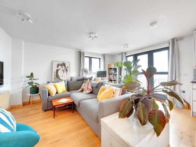 Kenninghall Road, London E5, 1 bed flat to rent, £1,850 pcm | PrimeLocation