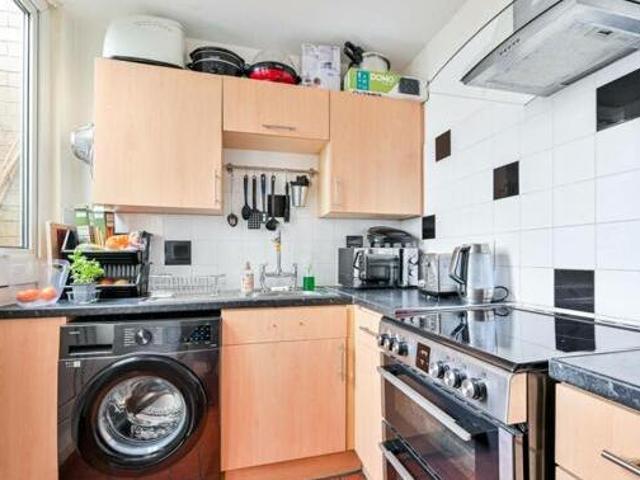 Kennington Lane, Elephant And Castle, 1 Bedroom Flat
