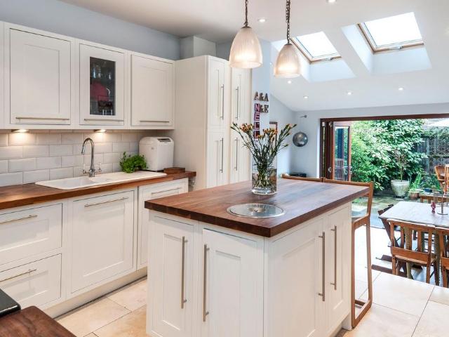 Kennington Lane, London, SE11 2 bed apartment to rent £3,000 pcm £692 pw
