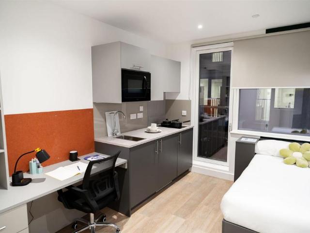 Kennington Lane, London SE11 Studio to rent £1,876 pcm £433 pw