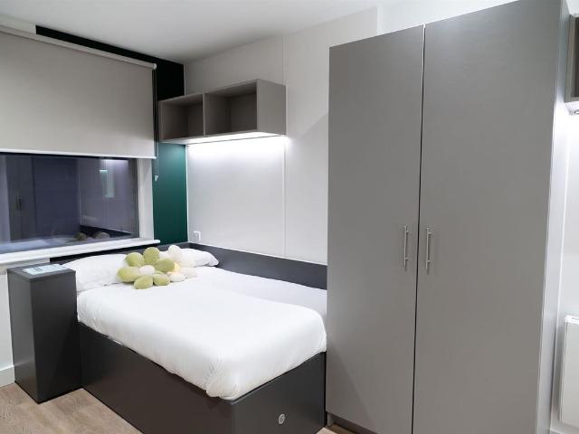 Kennington Lane, London SE11, Room to rent, £1,876 pcm | PrimeLocation