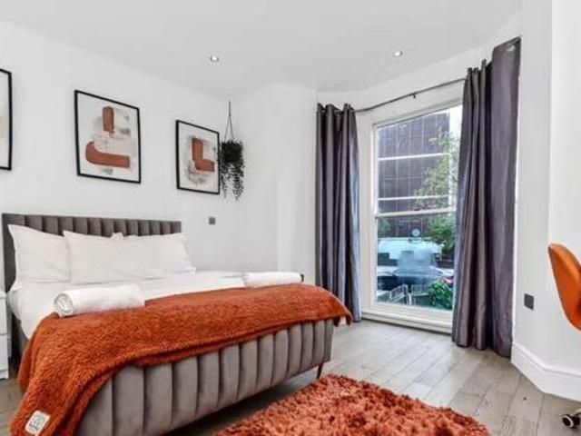 Kennington Lane, London, 1 Bedroom Flat