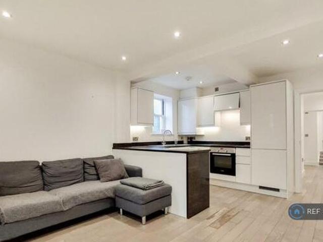 Kennington Lane, London, 2 Bedroom Flat