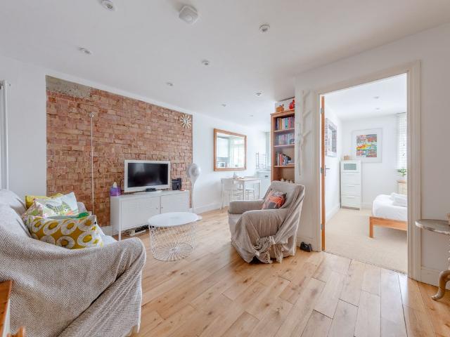 Kennington Road, London SE11 1 bed flat to rent, £2,430 pcm | PrimeLocation
