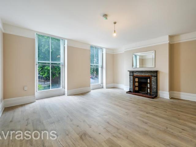 KENNINGTON ROAD, LONDON, 3 bed flat to rent £3,298 pcm £761 pw