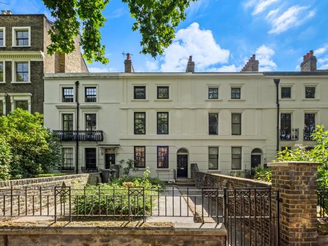 Kennington Road, Lambeth, London, SE11 3 bed terraced house to rent £5,000 pcm £1,154 pw