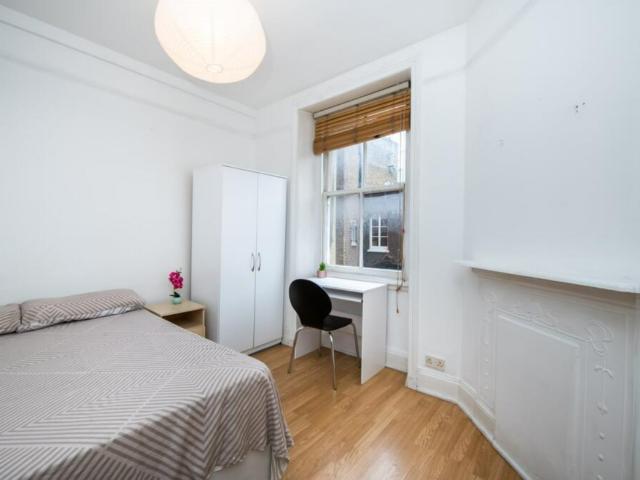 Kensington Mall, London W8, Room to rent, £1,150 pcm | PrimeLocation
