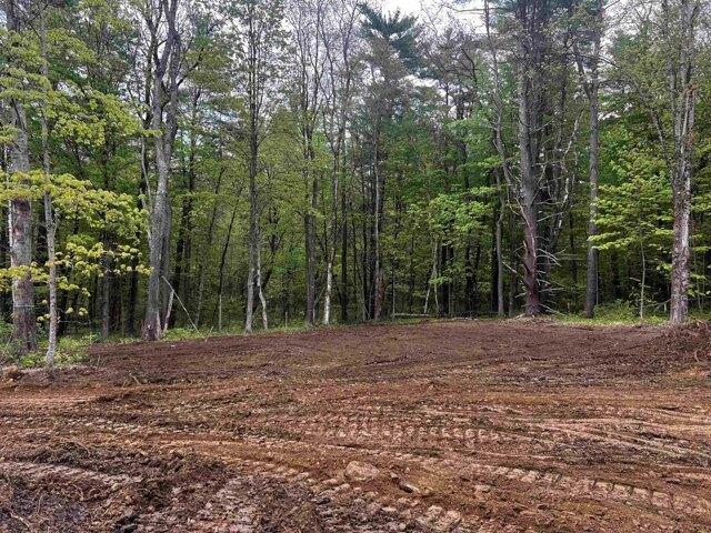 Kensington NH 03833 102670112