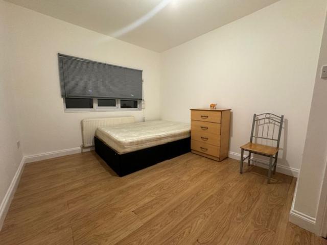 Kensington Avenue, Thornton Heath CR7, Room to rent, £950 pcm | PrimeLocation