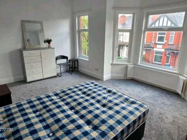 Kensington Avenue, Manchester M14, 4 bed semi detached house to rent, £2,500 pcm | PrimeLocation