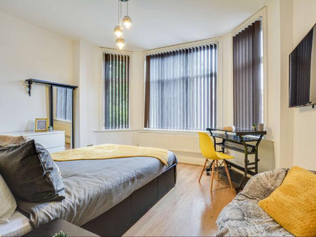 Kensington Avenue Room 5 Light Blue