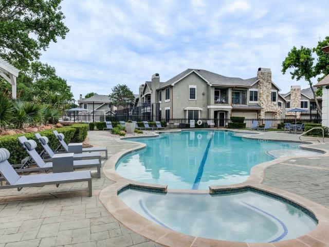 Kensington by the Vineyard Apartments 2 Bedroom Apartment for Rent at 2400 State Highway 121, Euless, TX 76039