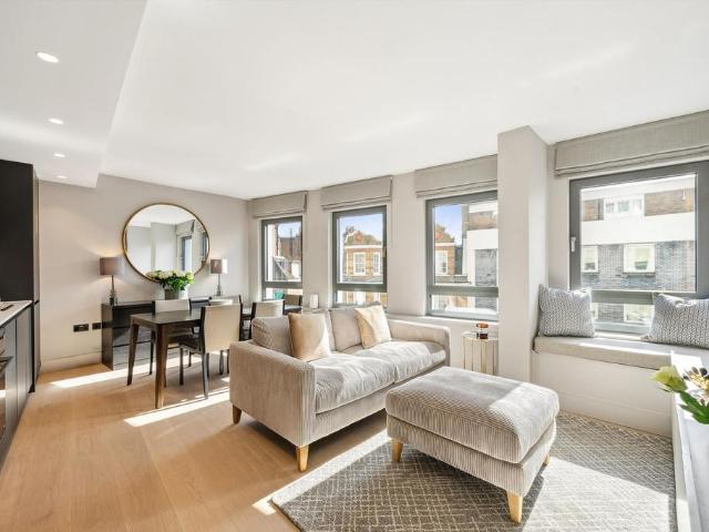 Kensington Church Street, London, W8 1 bed flat to rent £6,717 pcm £1,550 pw