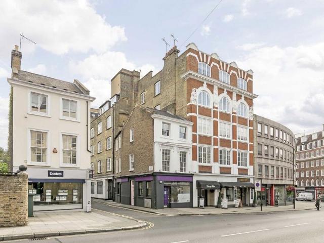 Kensington Church Street, London W8 2 bed flat to rent £4,000 pcm £923 pw