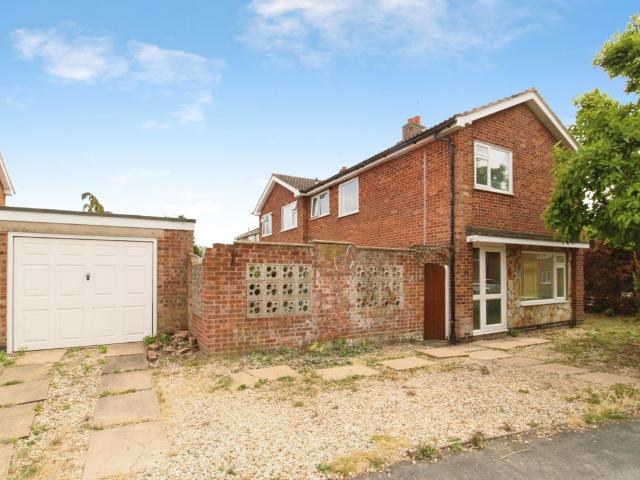 Kensington Close, Leicester LE2, 3 bed semi detached house to rent, £1,175 pcm | PrimeLocation