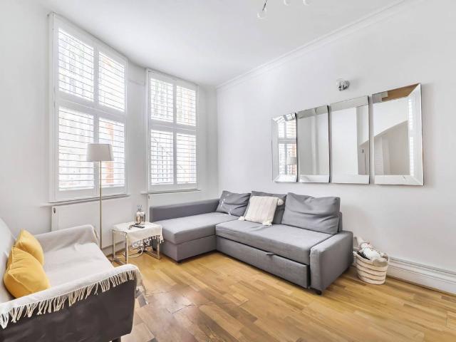 Kensington Court, High Street Kensington, London W8, 2 bed flat to rent, £6,500 pcm | PrimeLocation