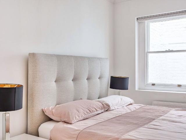 Kensington Court, High Street Kensington, London W8, 2 bed flat to rent, £6,500 pcm | PrimeLocation