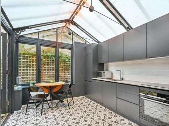 Kensington Court, Kensington, 2 Bedroom Apartment