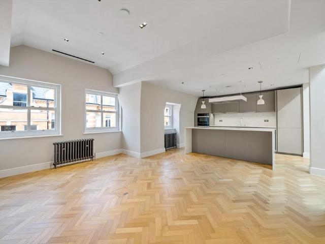 Kensington Court, Kensington, London W8 2 bed flat to rent £7,999 pcm £1,846 pw